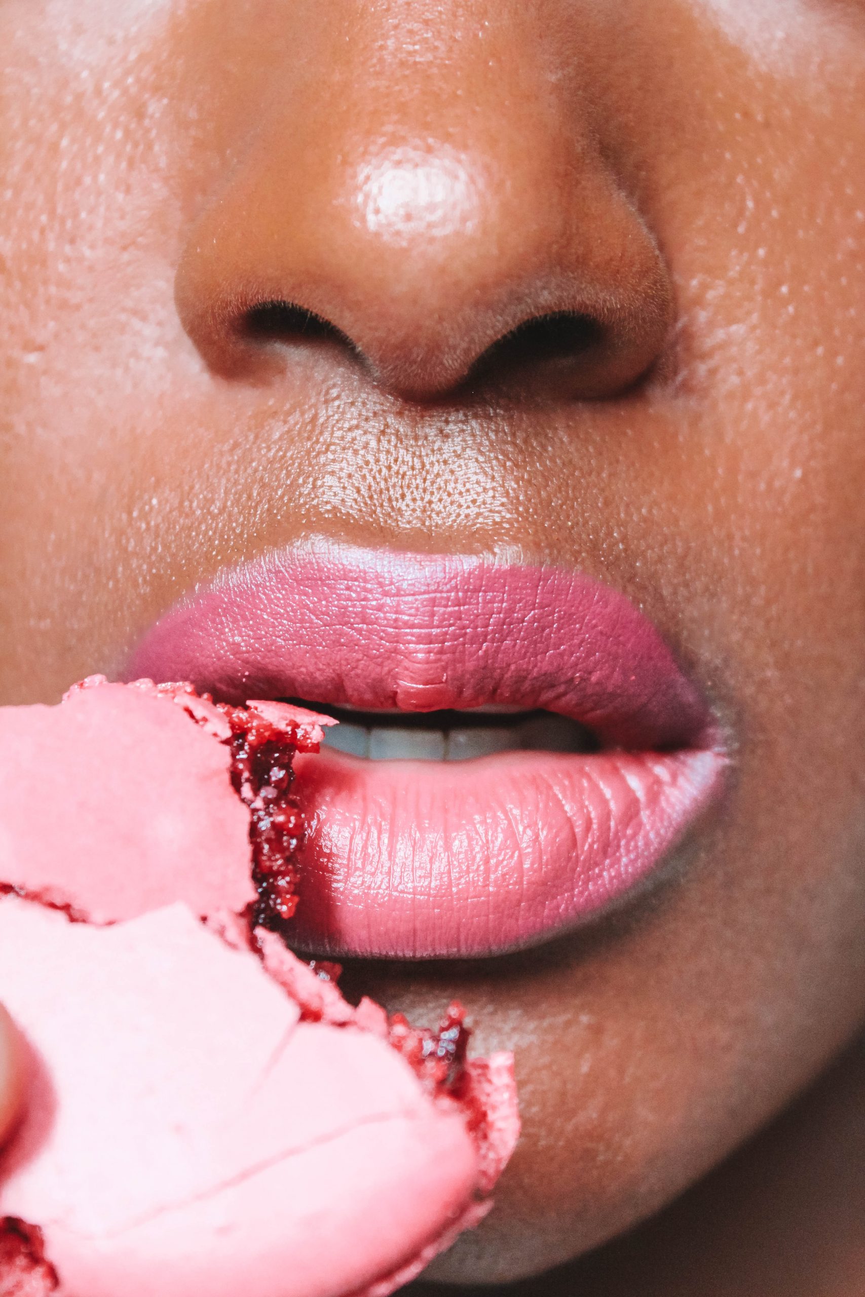 Prolonger la tenue de son rouge à lèvres: l'astuce n° 1 | Les Carnets d ...